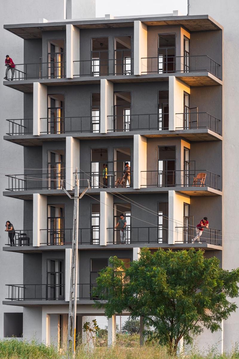 Flying Walls Hostel | Dhulia Architecture Design Studio - ArchiDiaries