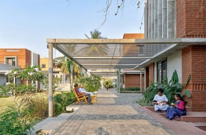 Chitrakut - An Extended Family Cluster- Faliyu | AANGAN Architects ...